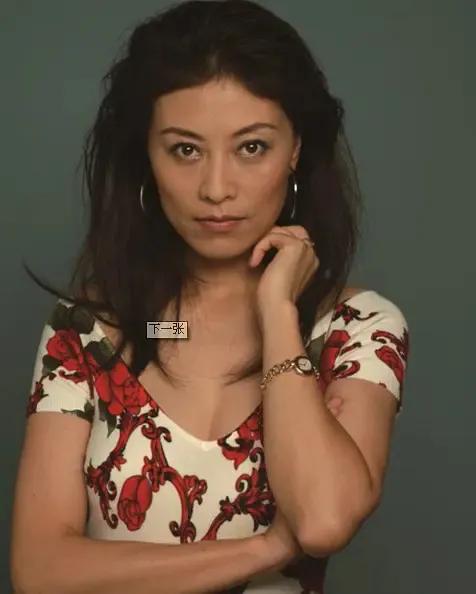 Yue Hong: At the age of 28, she gave birth to her daughter and was ...