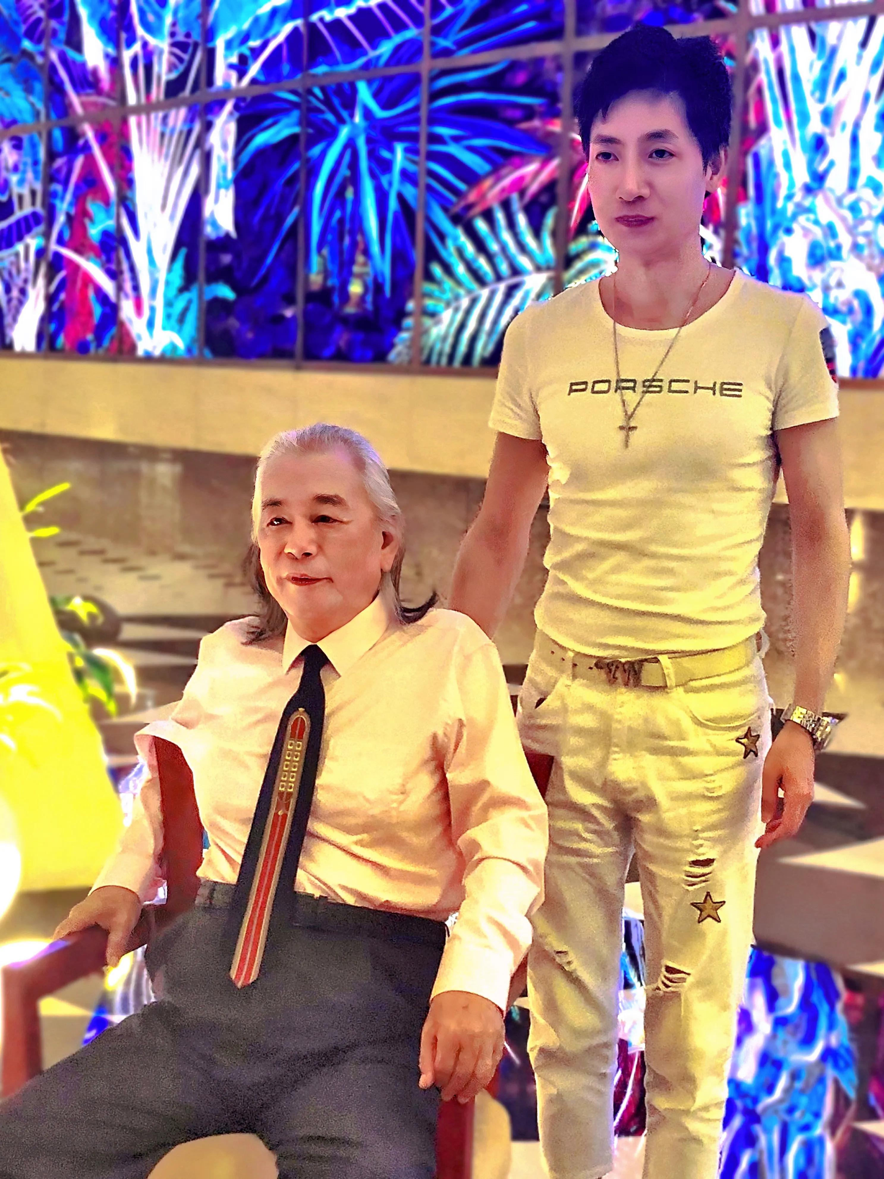 Celebrity public welfare ambassador Wang Guoquan visits the class Celebrity ambassador Ding ...