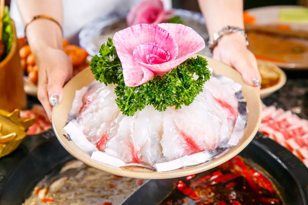 Authentic Chengdu Butter Hot Pot - iNEWS