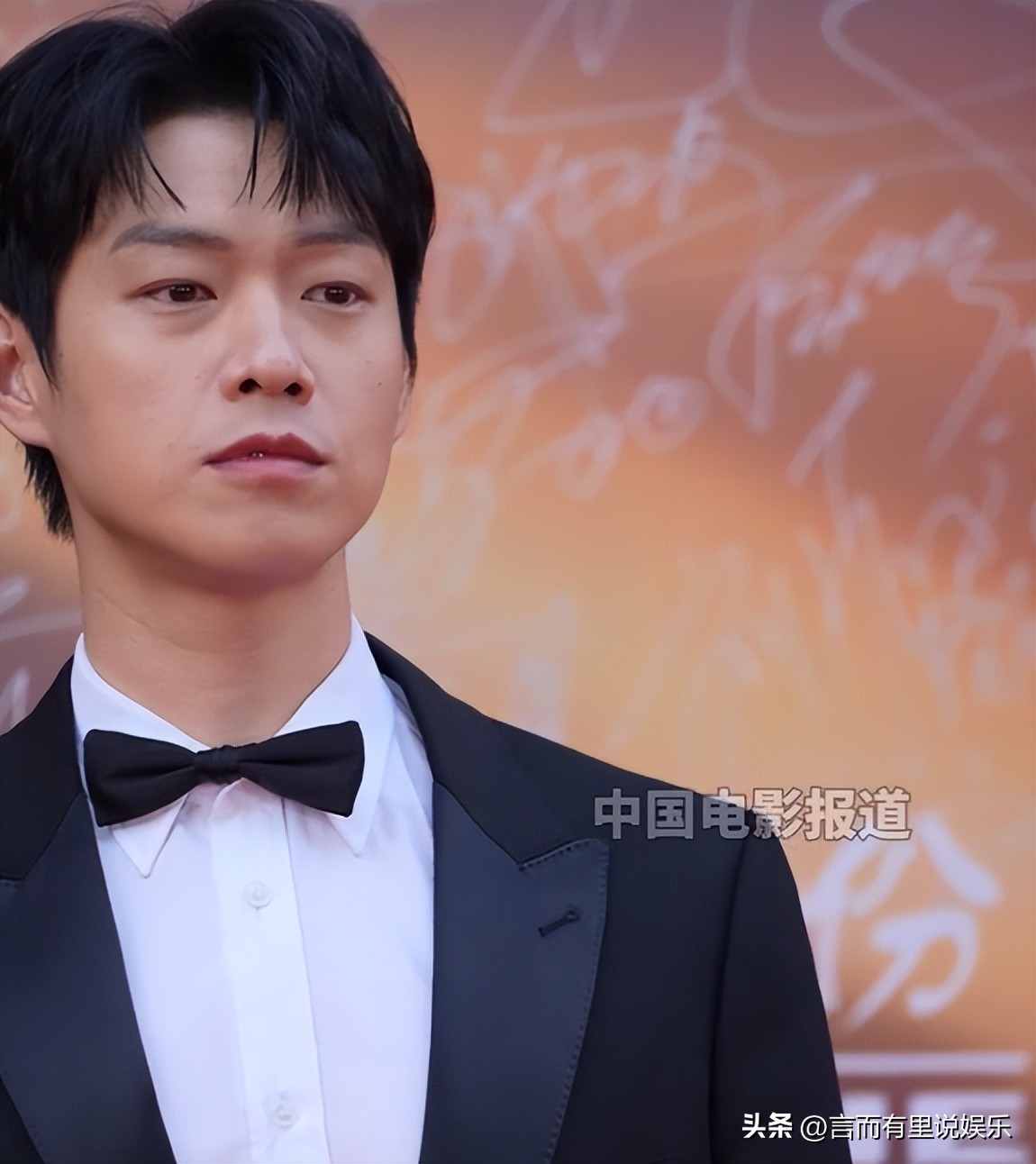 Get back to shape! CCTV released a picture of Wei Daxun's birth, with 4 lines of forehead lines ...