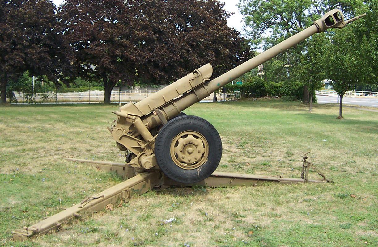 Reading History Series, Soviet Army D-30 122mm Howitzer - iNEWS