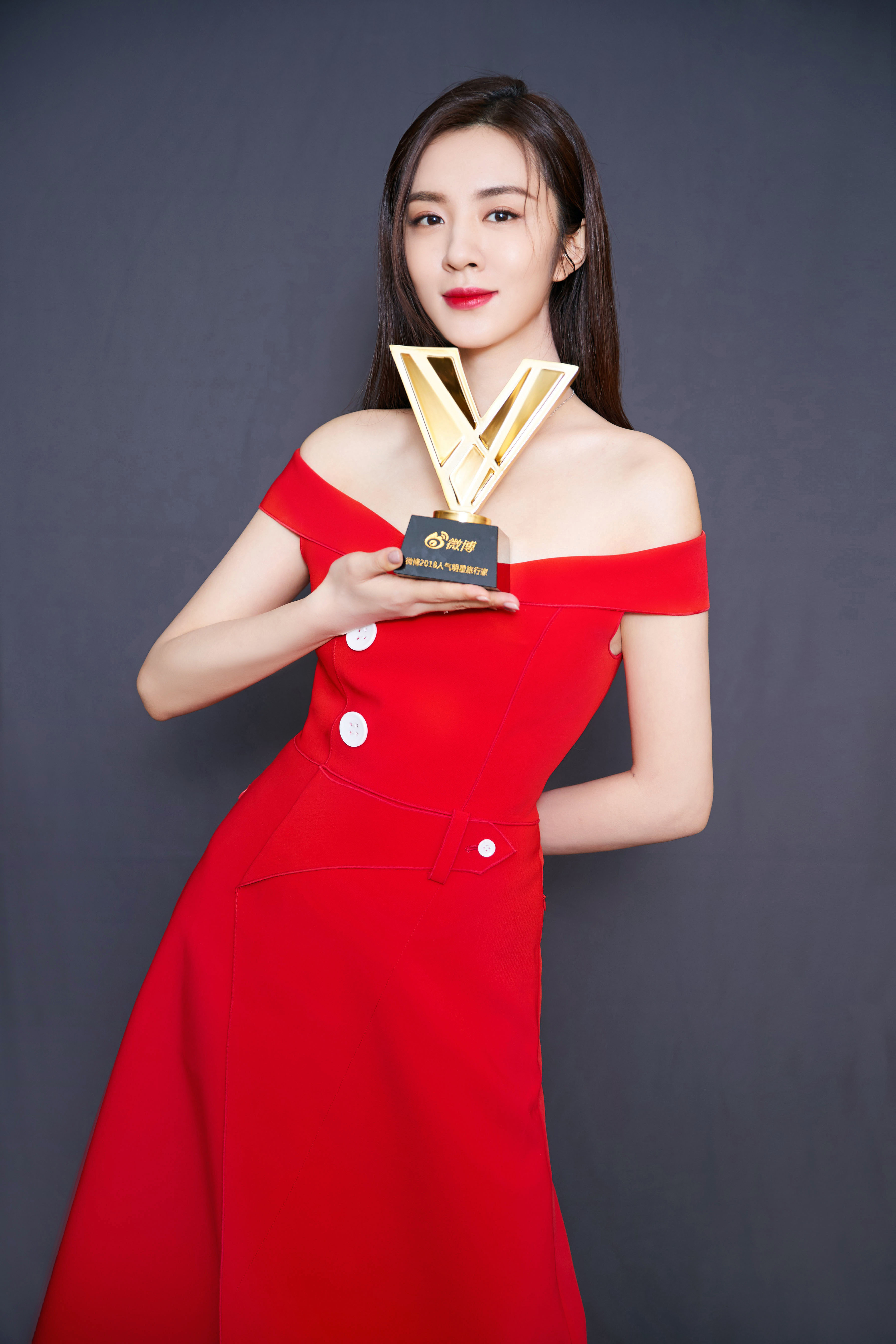 Wang Xiaochen - the character covers himself - iMedia