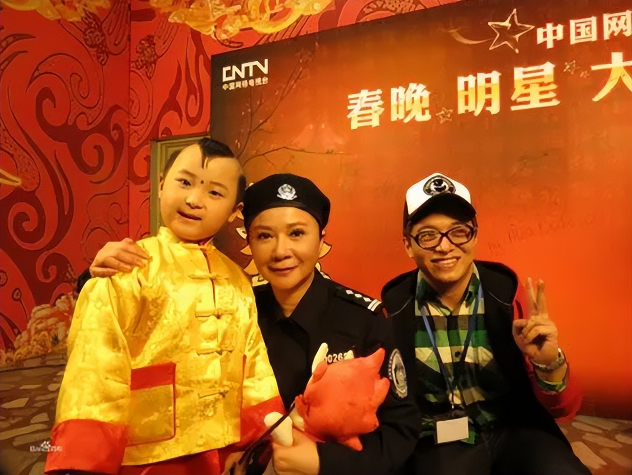 "New Year's picture doll" Deng Minghe, who attended the Spring Festival ...