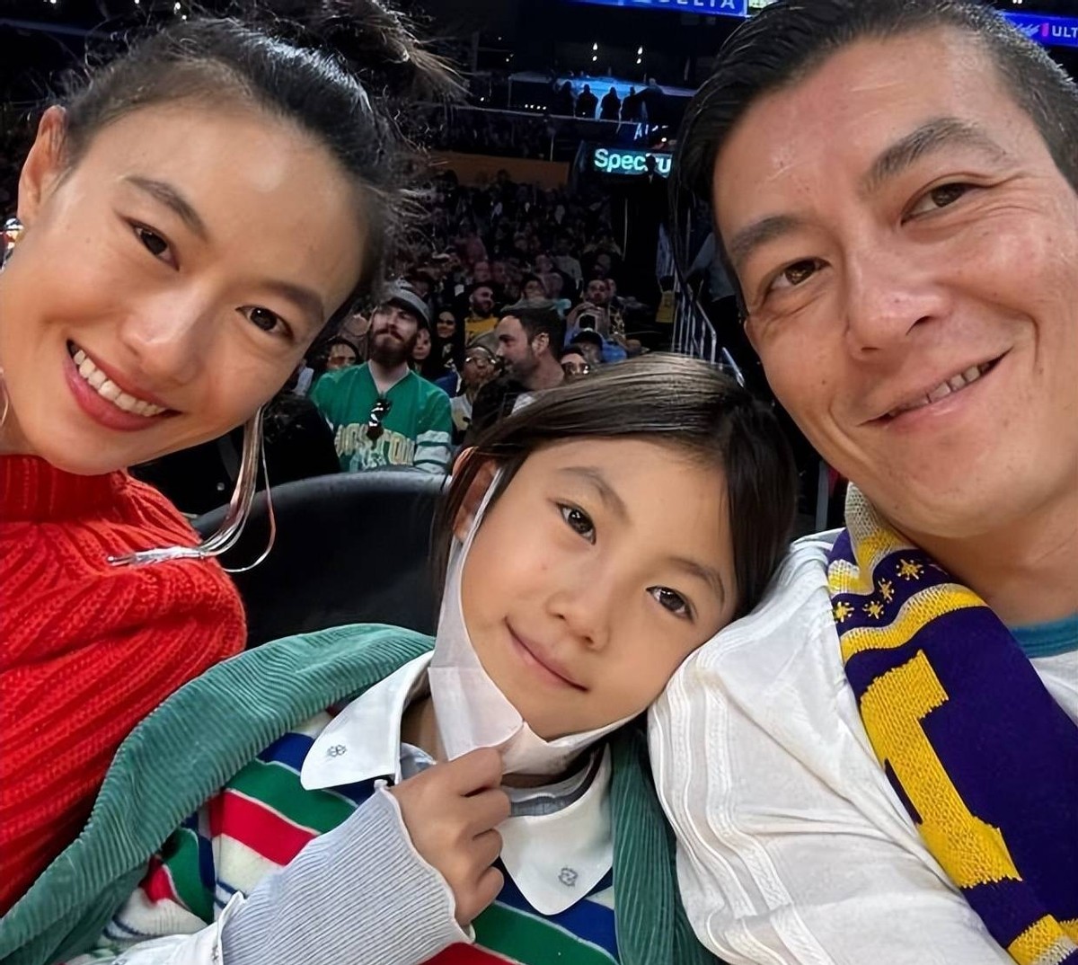 Recent photos of Edison Chen's family of three exposed: He looks old ...