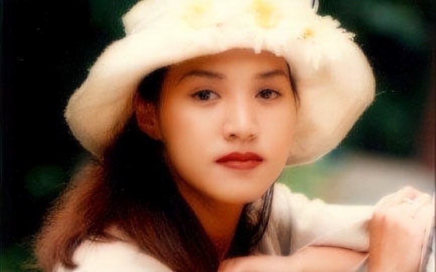 Li Ruien: 20 years old, became popular - iNEWS