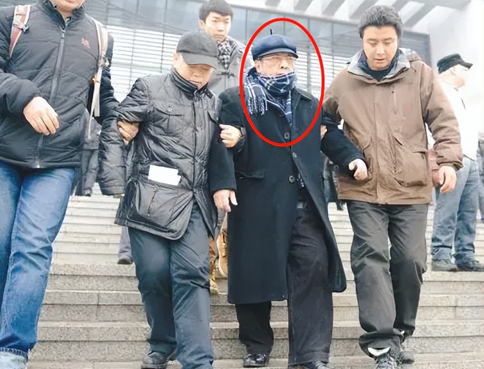 Wang Ping: Passed away at the age of 51. The reason for his death was ...