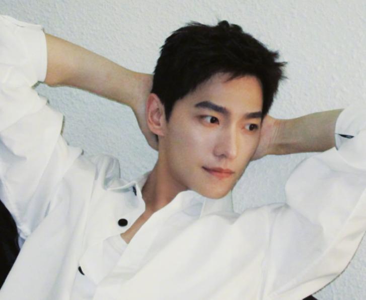 With Gu Man updating "The Sun Like Me", will Yang Yang take over Lin ...