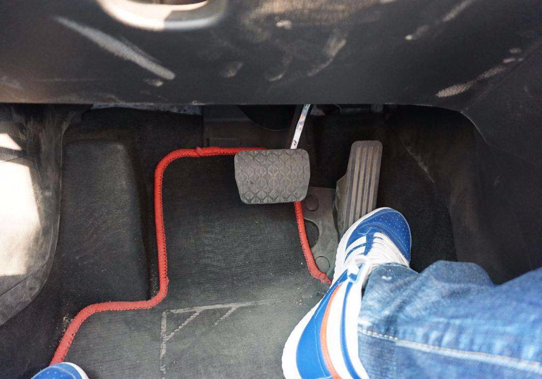 The 4 major skills of stepping on the brakes with automatic ...