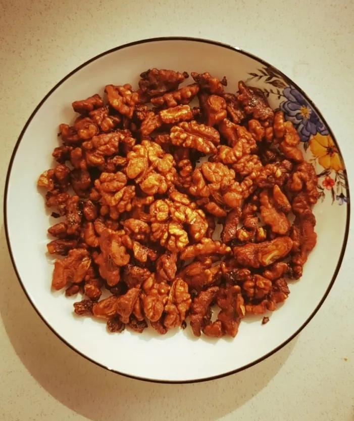 I have nothing to do to make snacks: amber walnut kernels - iNEWS