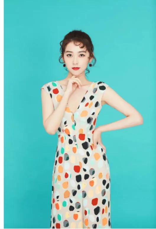 Share pictures—beautiful beauty Chen Haolan - iNEWS