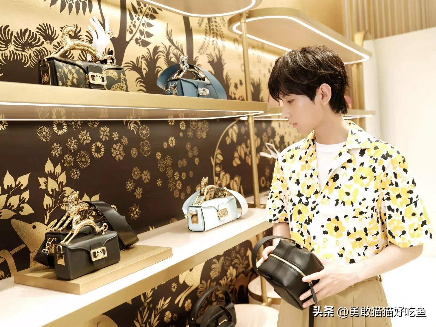 Cheng Yi Zhao Lusi Zhang Yuxi - iMedia