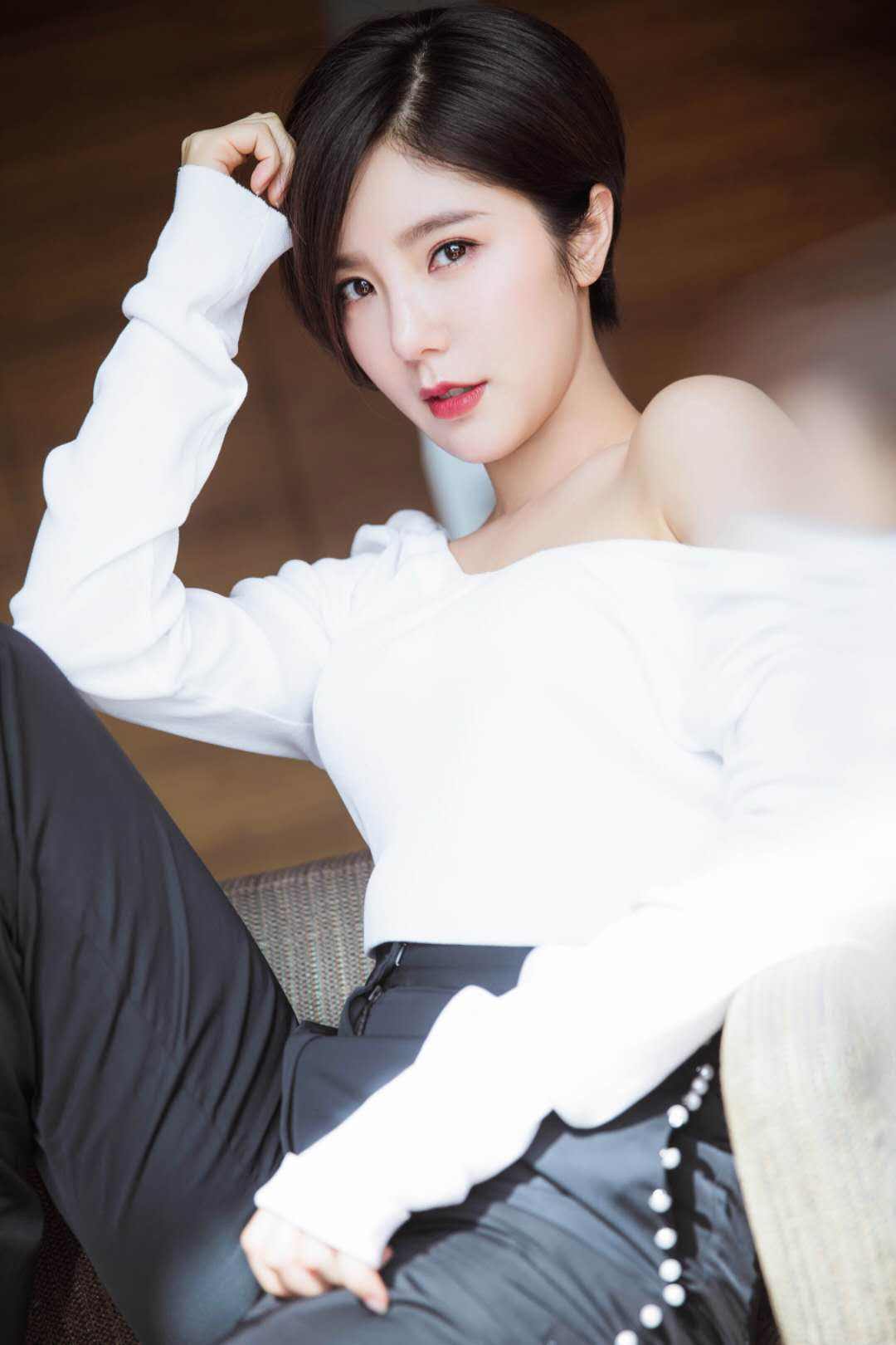 Mingyang Entertainment - Beauty Star - Zhao Yihuan - iNEWS