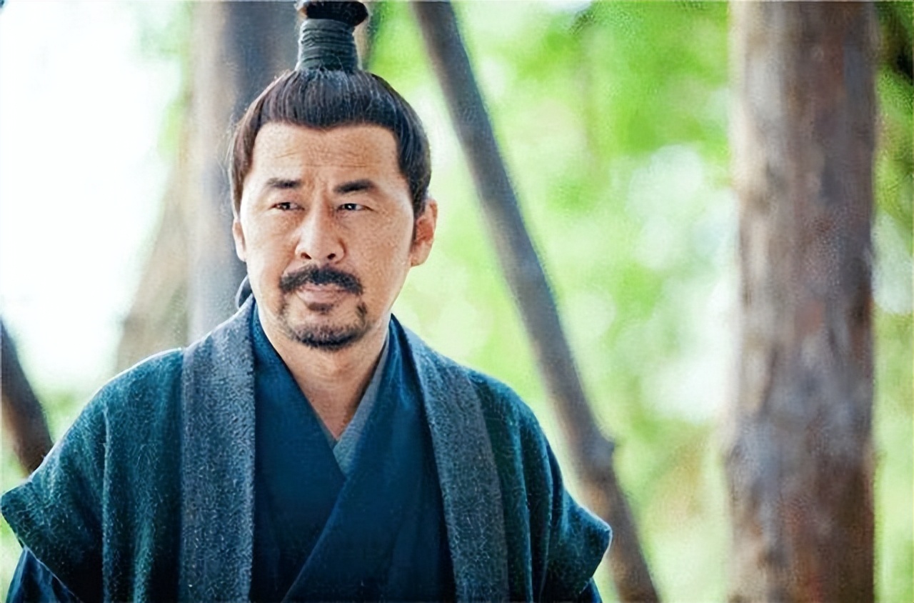 When Zhao Kuangyin released the military power with a glass of wine ...