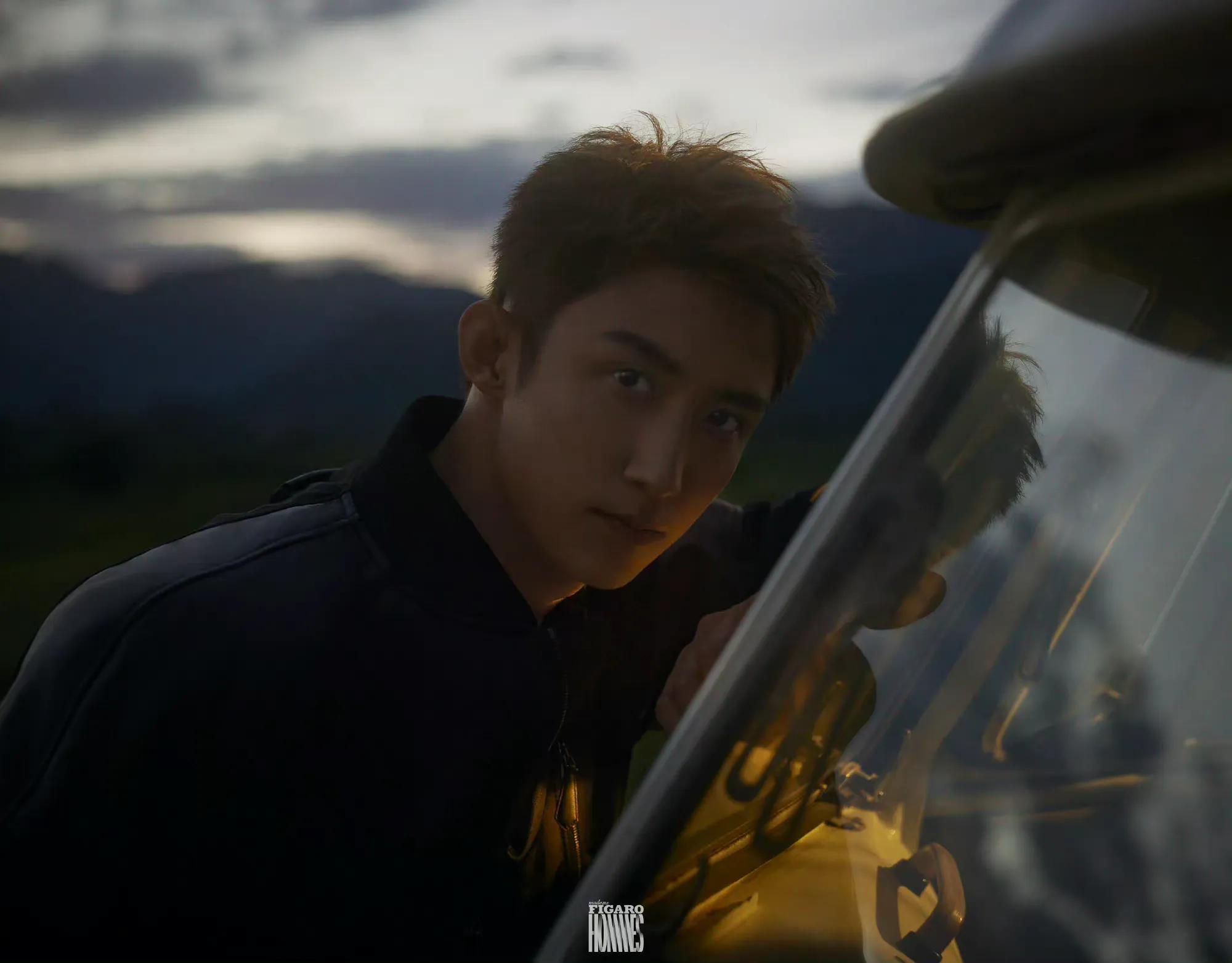 Huang Jingyu's blockbuster sunset in the wilderness is wild and cool ...