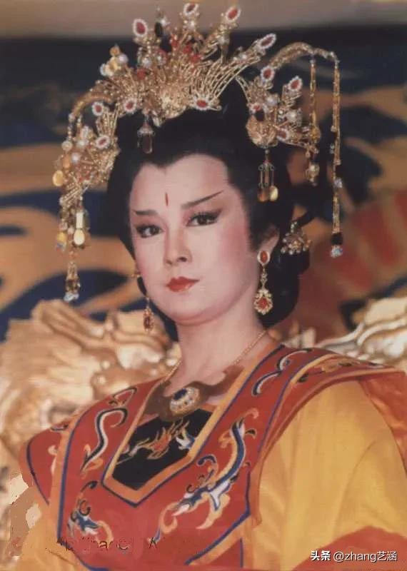 Wu Zetian played by Pan Yingzi and Liu Xiaoqing, which one do you ...