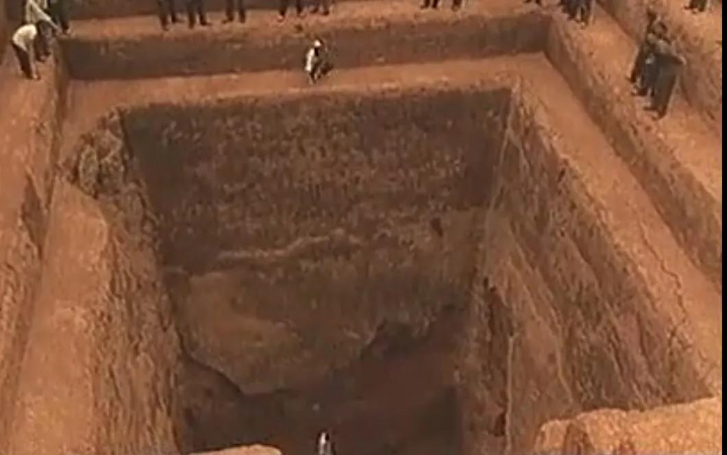 Regarding the robbery of the tomb, the tomb of the emperor that made Mo ...