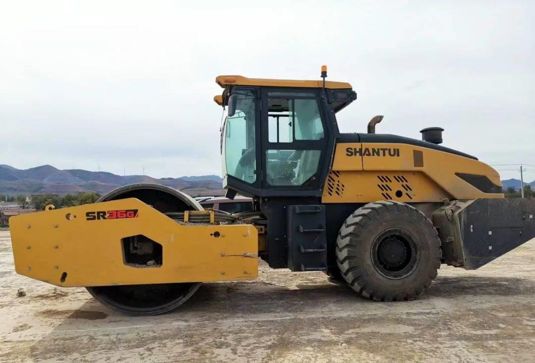 Super compaction Shantui SR36-G road roller conquers customers with its strength - iMedia