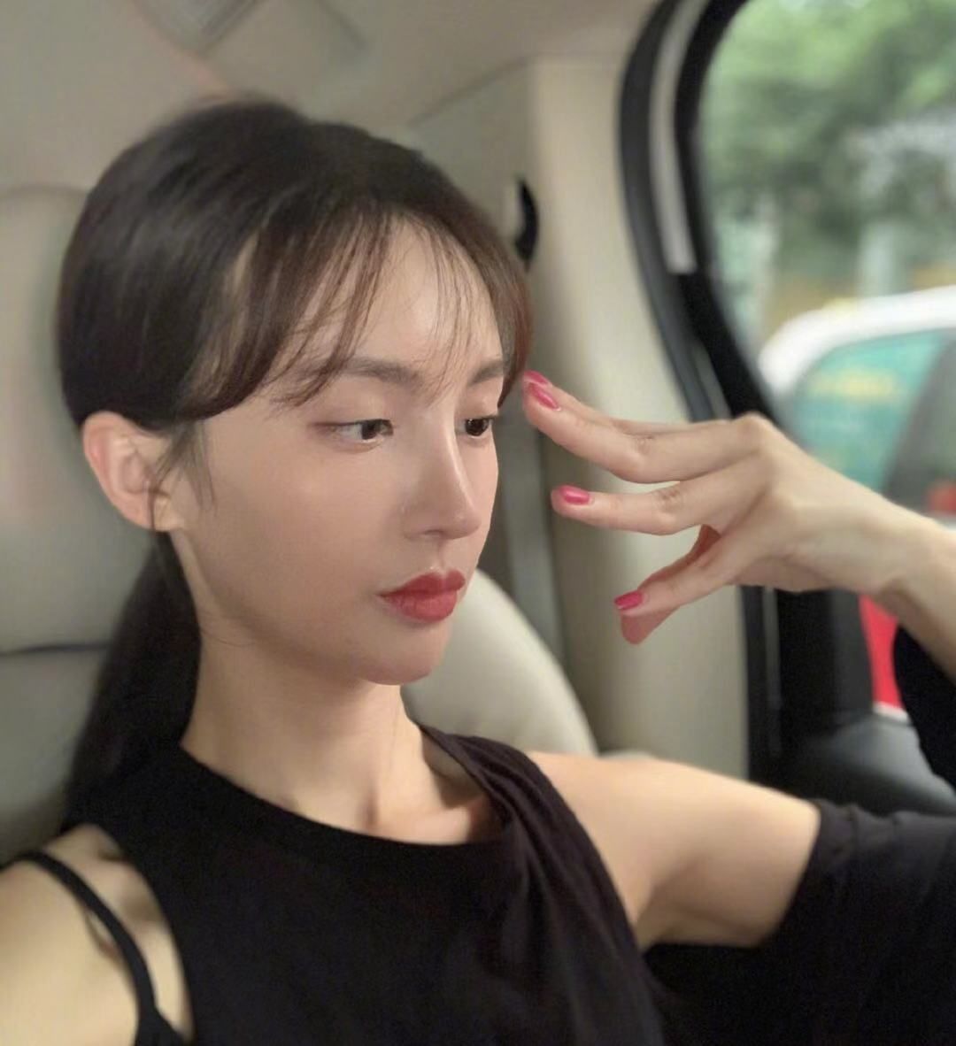 3 actresses with "pointy nostrils" feel unable to breathe through the ...