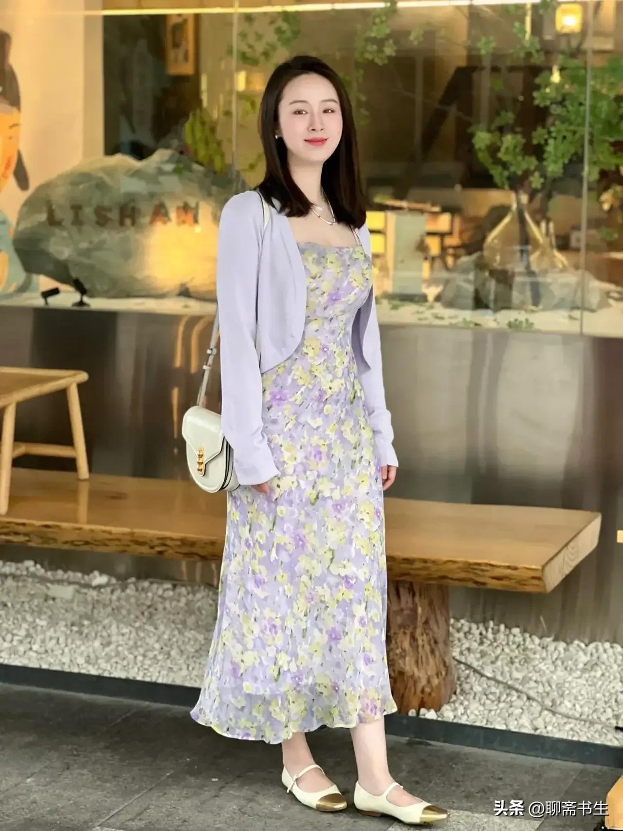 Full River Red·Old People and New Song Lian Nong Pong - iNEWS