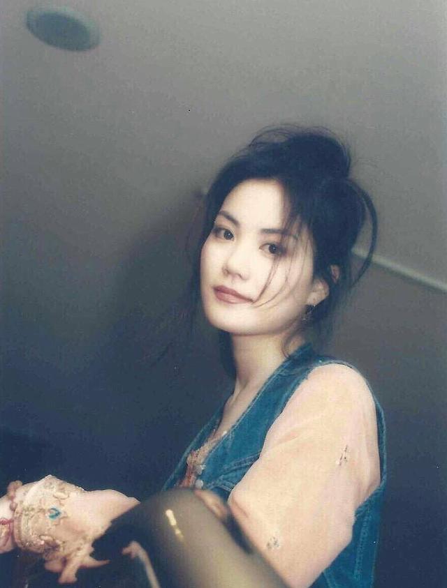 In 1989, the world was full of a strong atmosphere of the advent of a ...