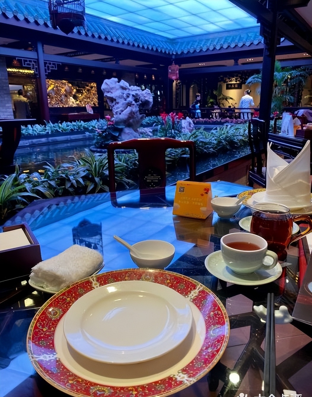 Have a leisurely drink of tea - drink morning tea with Lao Guang - iNEWS
