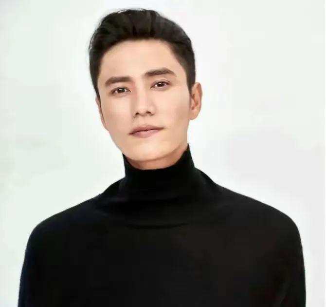 Chen Kun's 21-year-old son shows off Rolls-Royce! Netizens said they ...