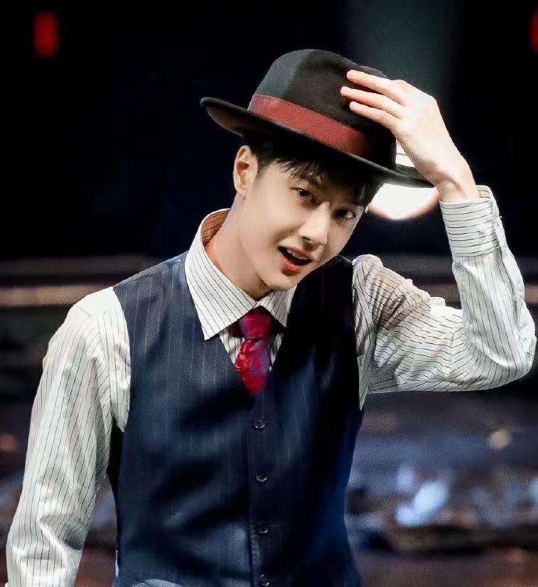 Ding Zeren collapsed, was revealed to be cheating in love, and ...