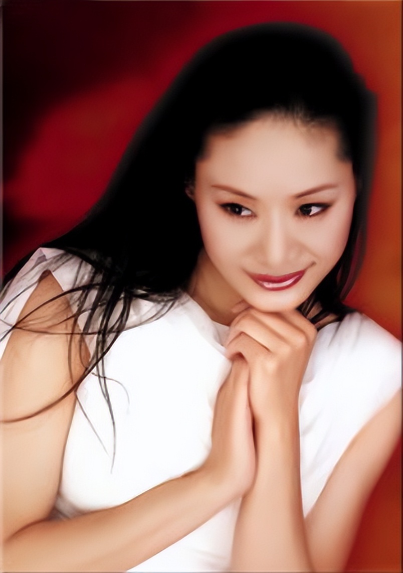 Singer Yu Wenhua's Wisdom Life and the Three Men Behind Her - iNEWS