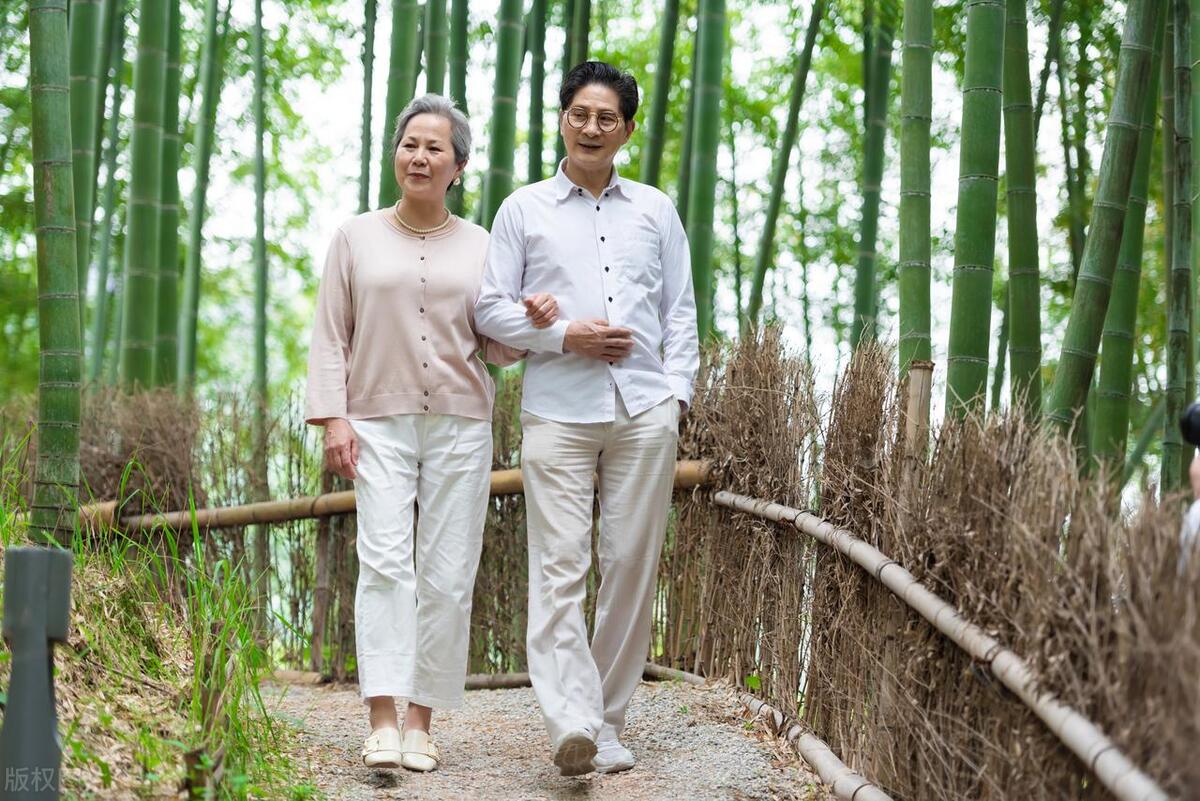Is "walking ten thousand steps a day" good or bad? Experts have ...