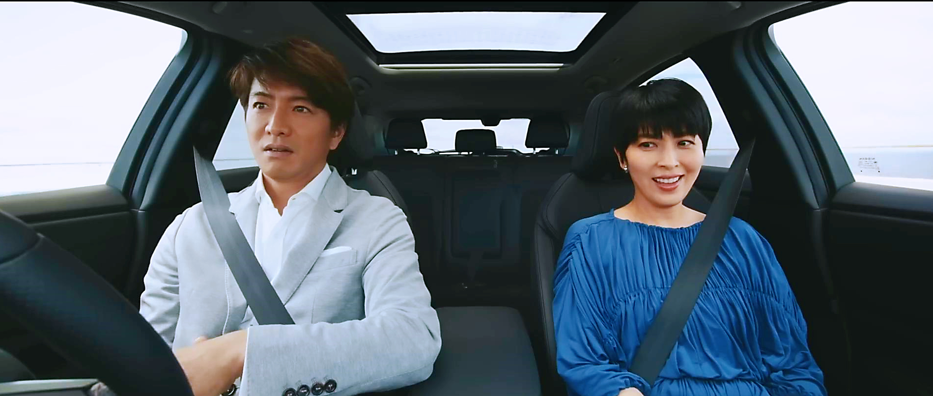 Takuya Kimura and Takako Matsu star in the commercial together!Take turns driving each other for ...
