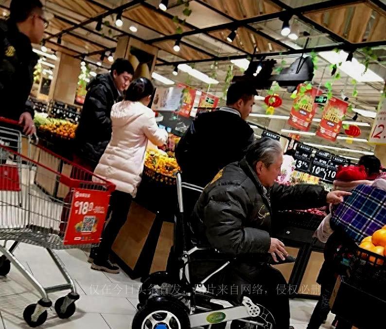 Sammo Hung makes a stunning appearance! The 75-year-old slim figure ...