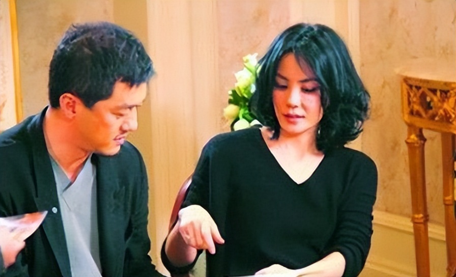 Destroyed three outlooks! It was revealed that Li Yapeng used Li Yan to ask Faye Wong for money ...