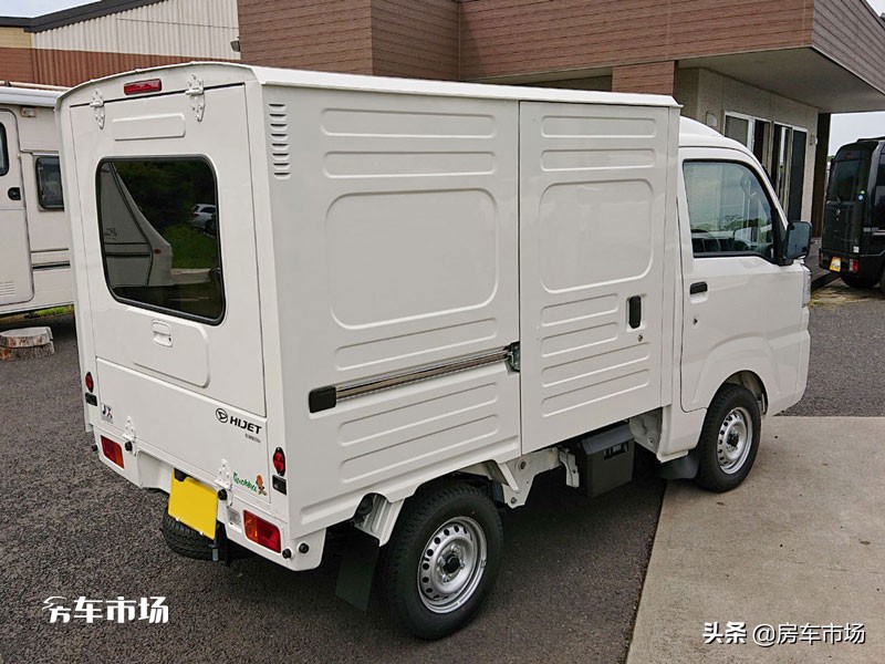 The Dafa micro-truck van is converted into a RV, the layout is adjusted ...