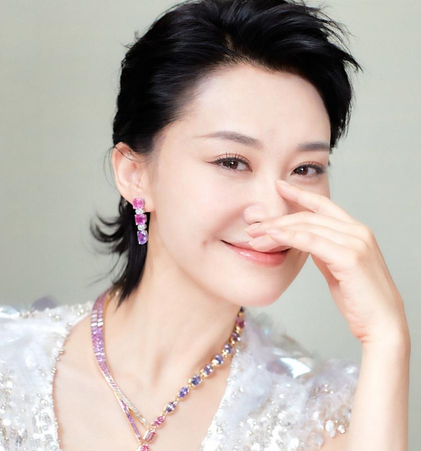 Why doesn't the beauty star Xu Qing want to marry at the age of 52?Feng ...
