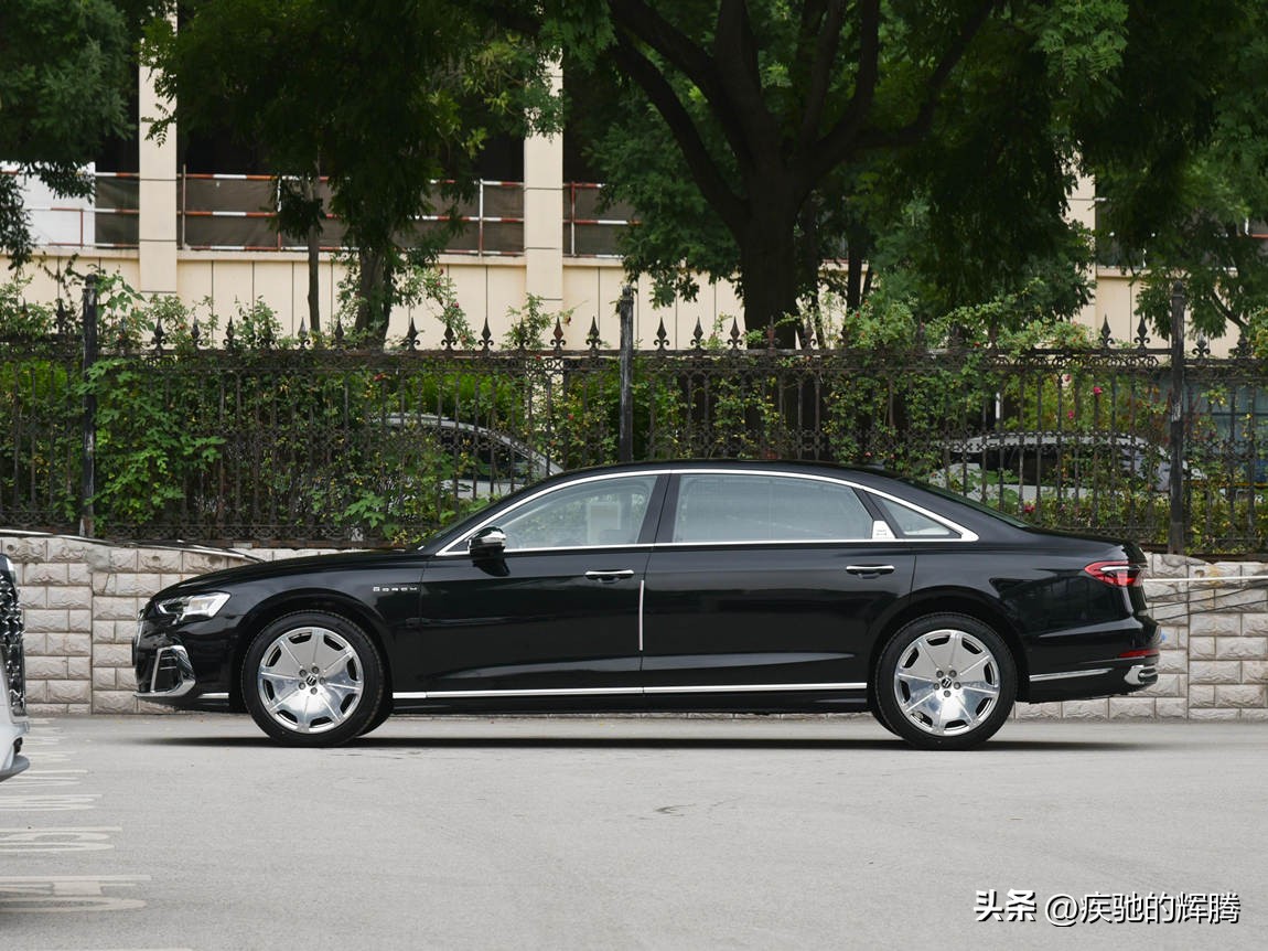 The same 3.0T engine, Audi A8L Horch version and Maybach S480, which car is more aggressive ...
