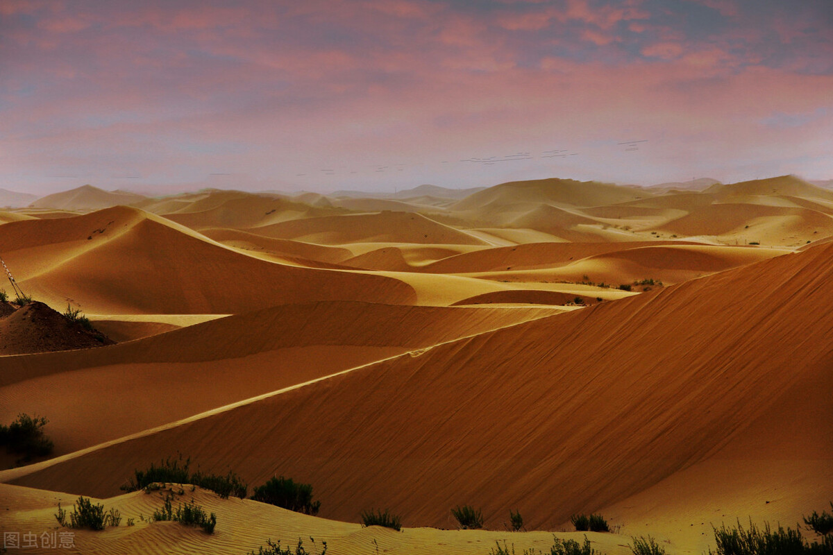 Please write a poem describing the scenery of the frontier, I guess 80% ...