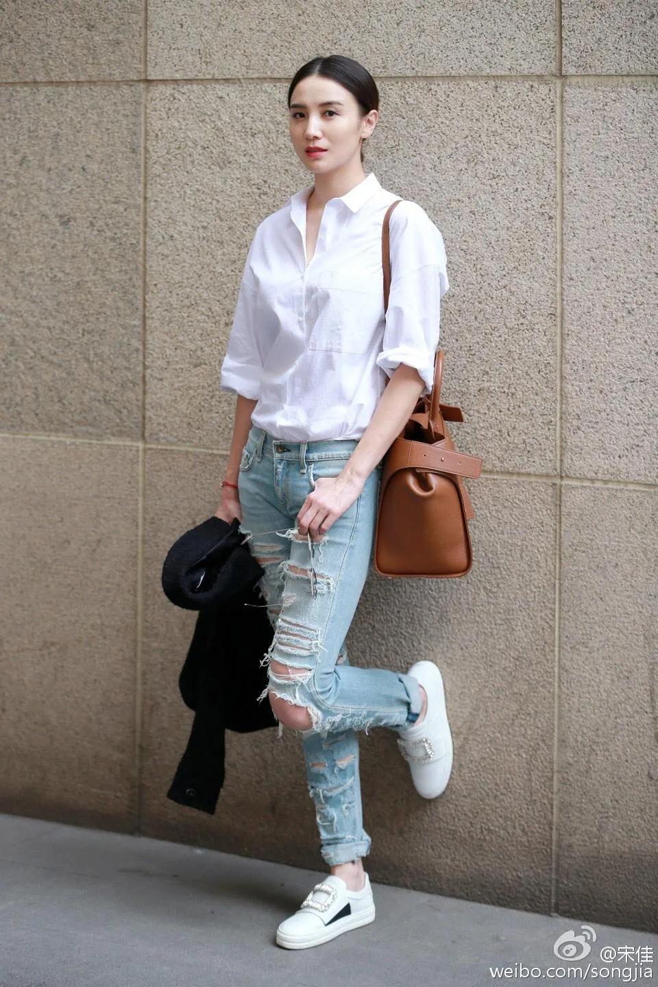 Song Jia: Slim body, elegant temperament - iNEWS