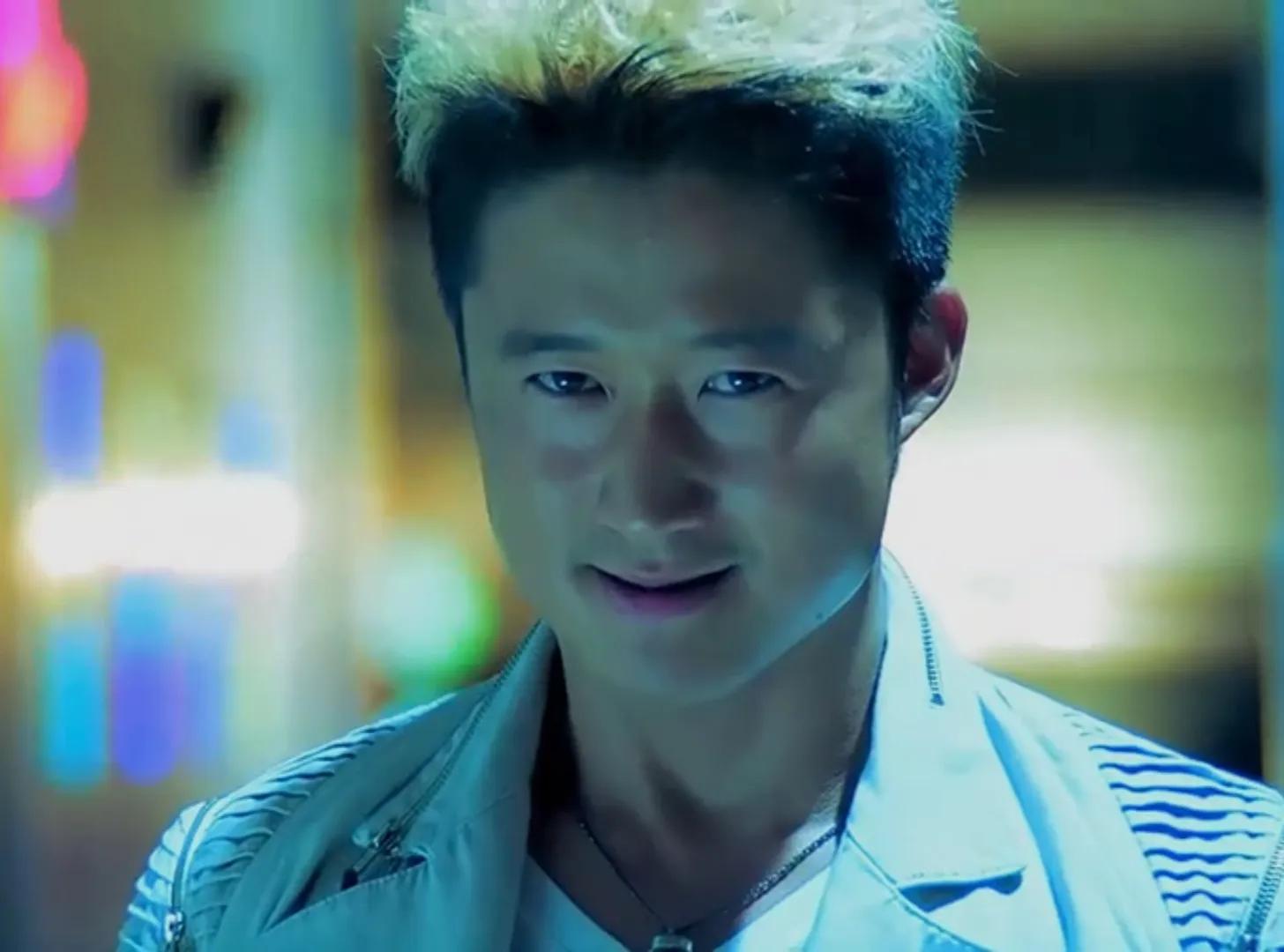 The movie "Slaying the Wolf" starring Wu Jing has two endings, the Hong Kong version is more ...