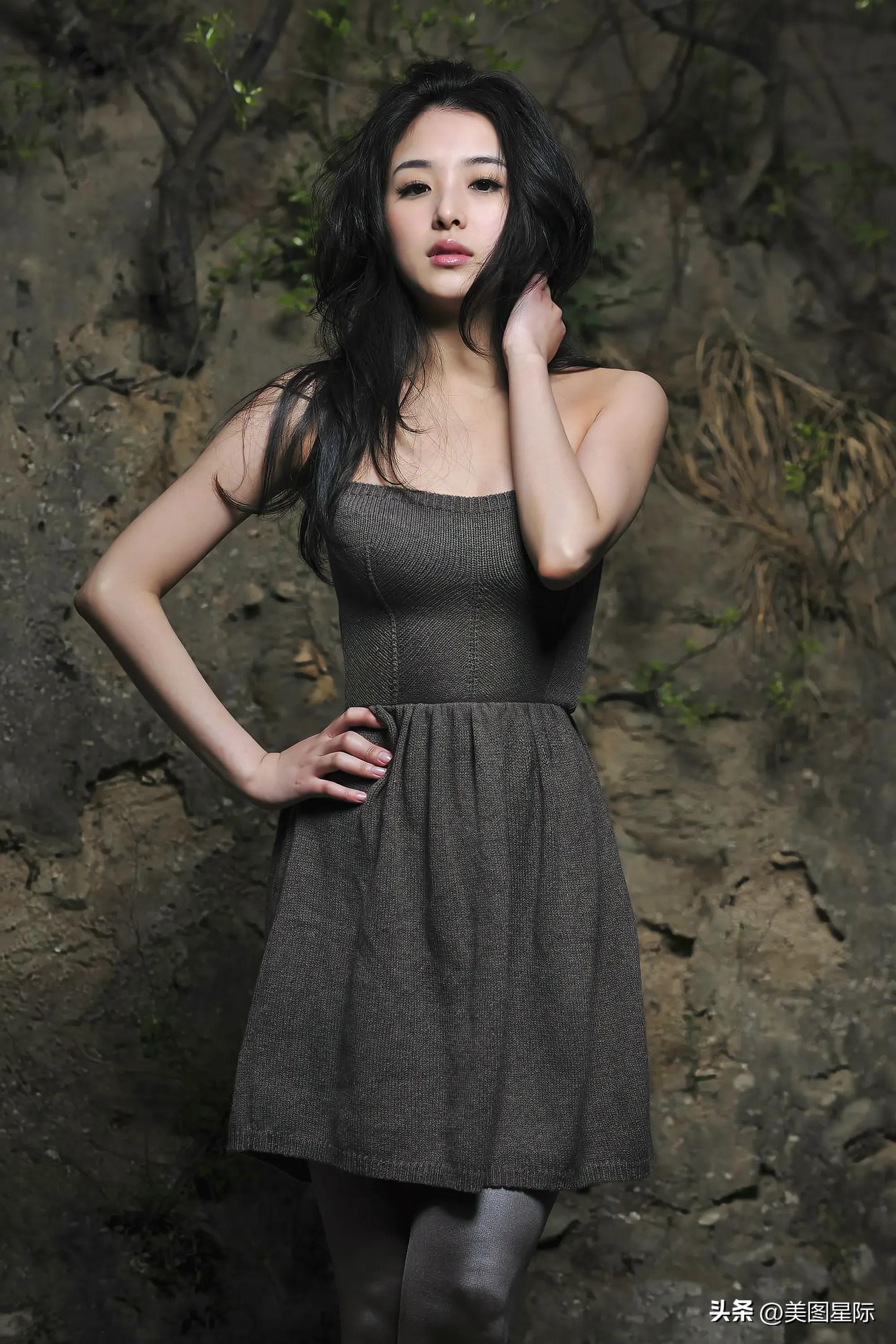 The protagonist of this issue—Zhang Hanyun, the 130th issue of the star ...