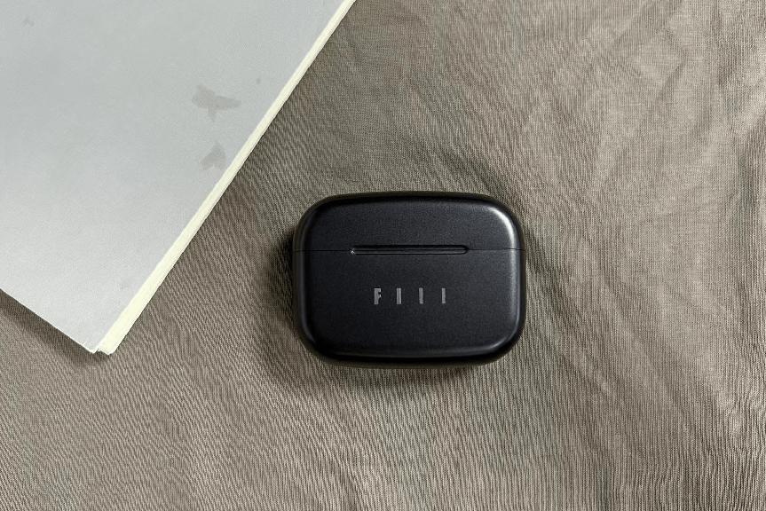 South Carolina and FIIL Bluetooth headsets have a great depth of pk ...