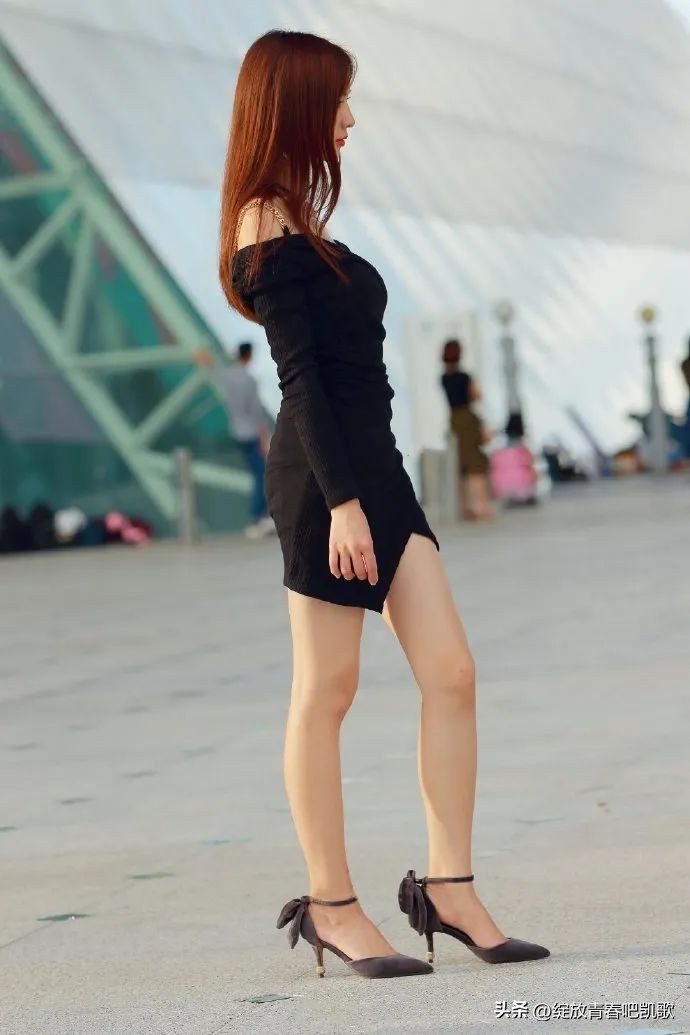 Elegant and intellectual outfits, beautiful and generous - iMedia