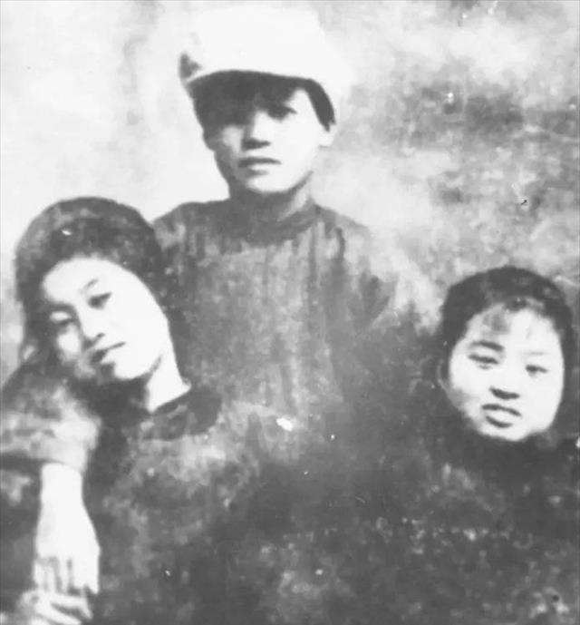 In 1987, a teacher read Lu Dingyi's article and immediately wrote: My ...