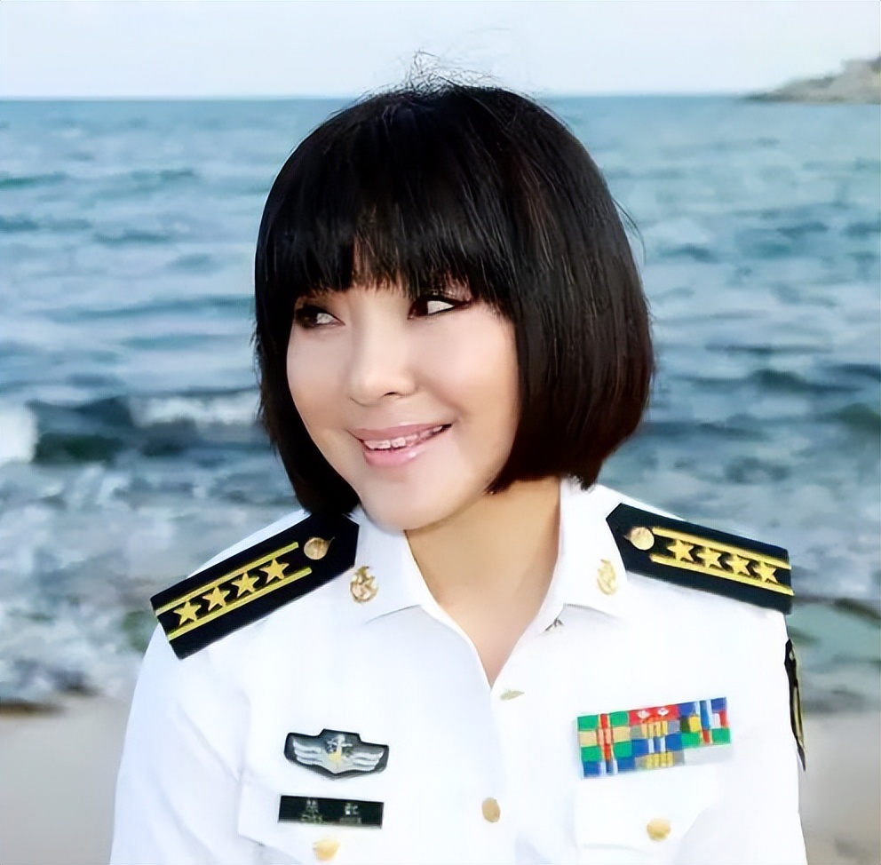 Looking at Chen Hong after 8 years of divorce, she was so wise to ...