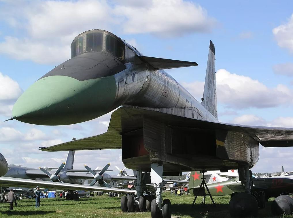 Soviet T4 bomber, extremely ugly in appearance, but extremely powerful ...
