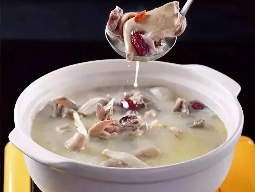 One of the top ten nourishing soups "Pigeon Soup" - iNEWS