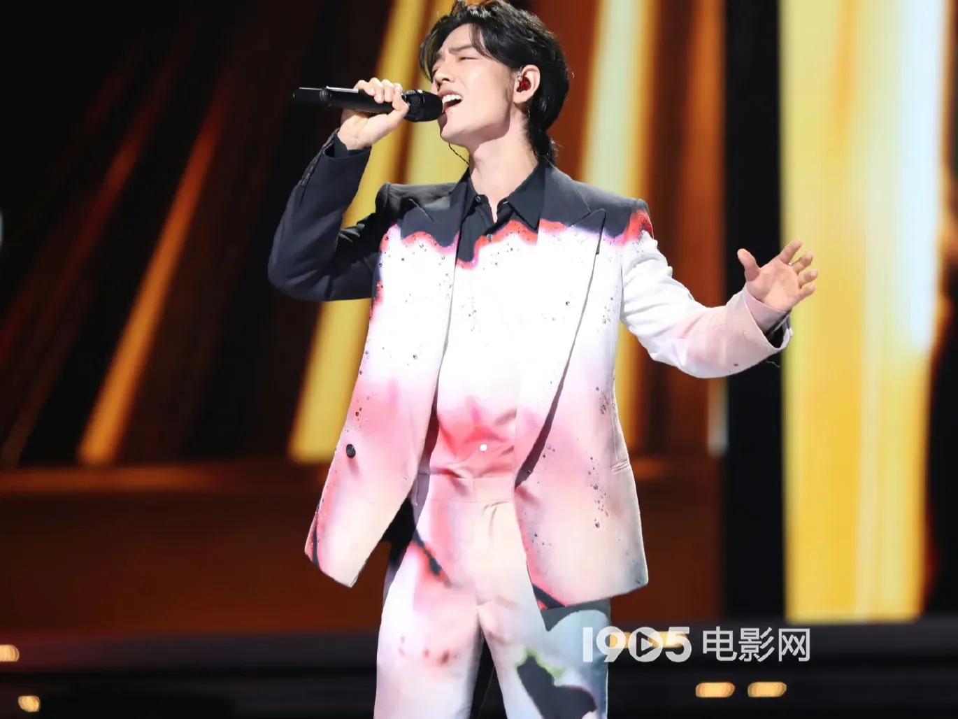 Why is "Xiao Zhan Really Singing" worth a hot search? - iMedia