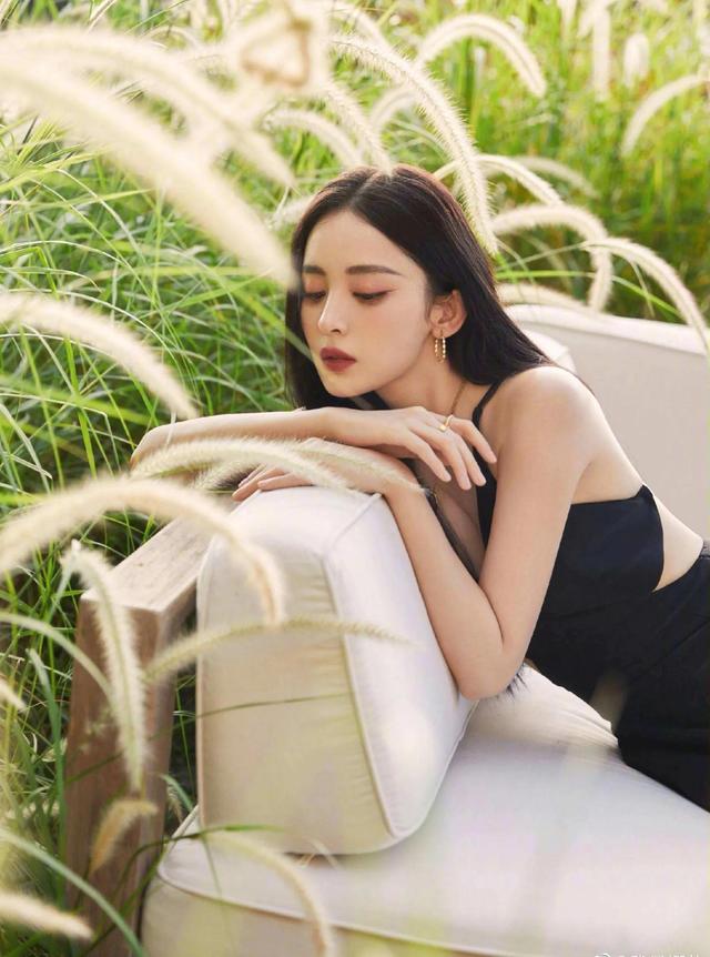 The intimate photos of Gu Li Nazha and Qin Yiming have attracted attention. How should the ...