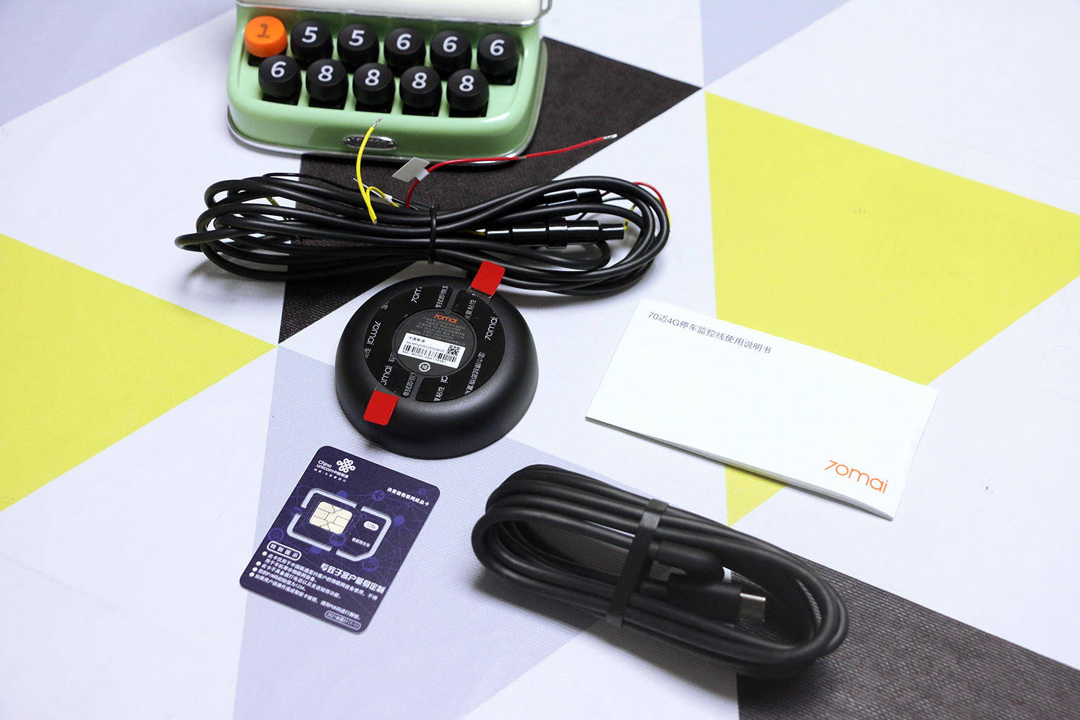 The first 360-degree visual gimbal, parking monitoring can be remote ...