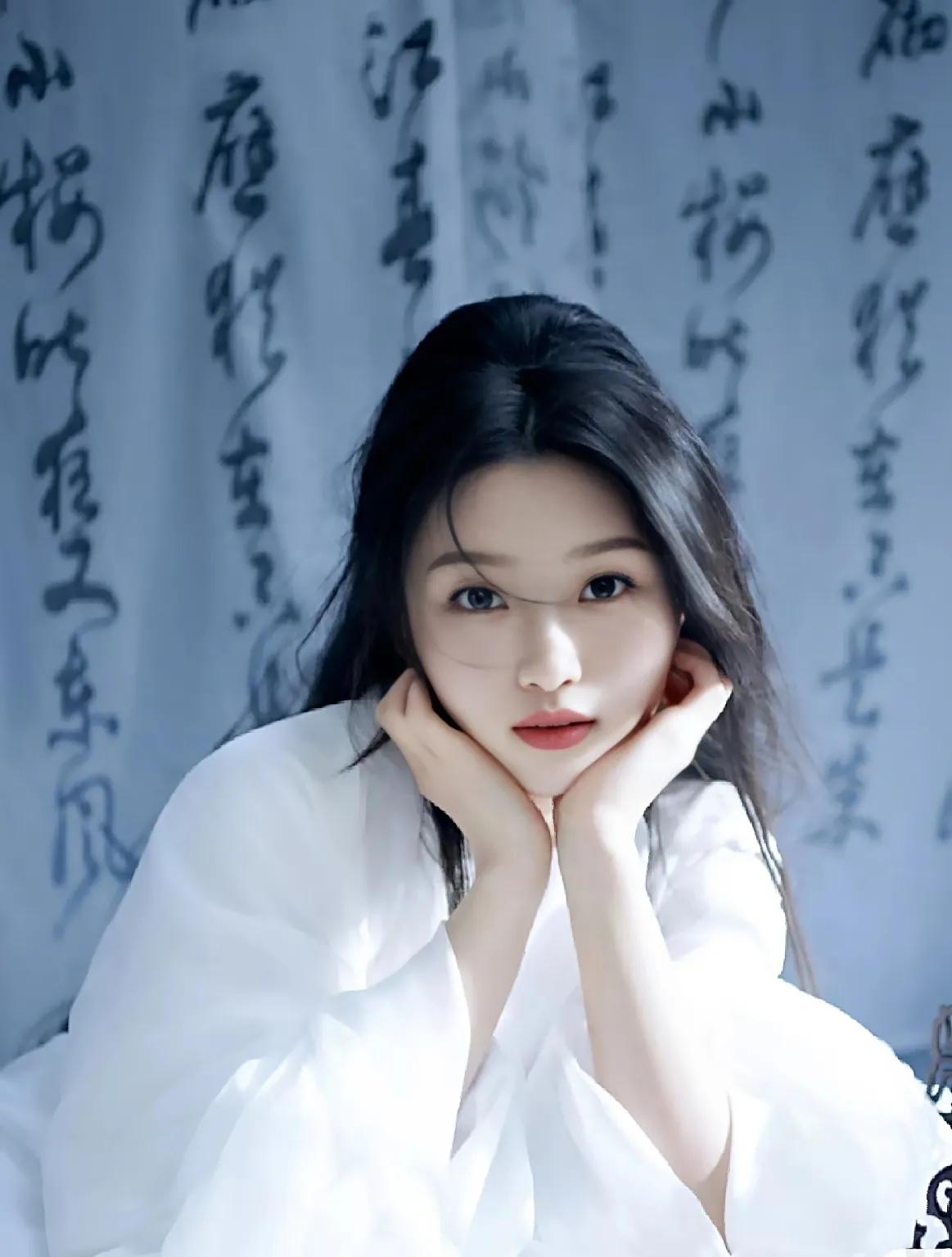 The woman in the poem, floating soul - iNEWS