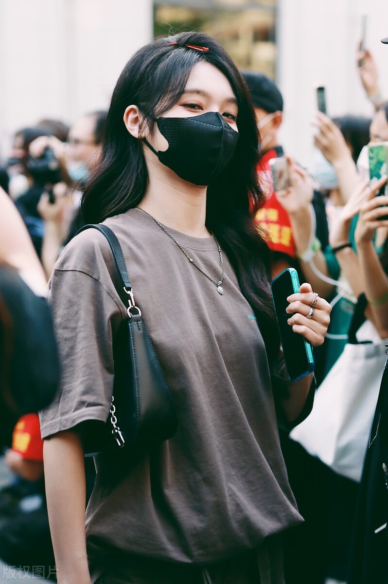 Song Xinran at the airport - iMedia